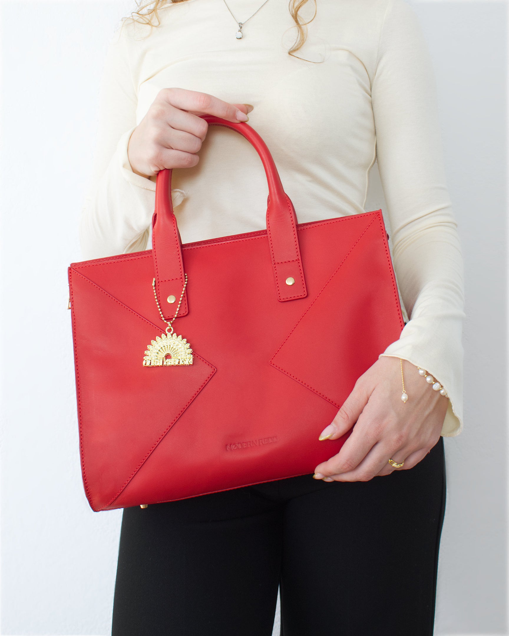 Modern Redd - Classy Leather Bags & Accessories